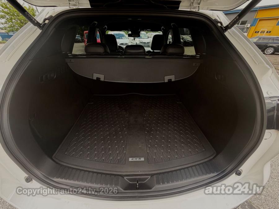 Balts Mazda CX-5 2024 Tallina, ar dzinēja tilpumu 2.50 L un nobraukumu 61 tūkst. km par 31450 €, foto 29 vietnē AUTOMOTO.COM.LV