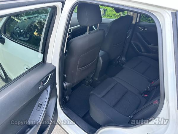 White Mazda CX-5 2015 in Tallinn, with an engine capacity of 2.20 L and mileage of 155 thousand km for 11900 €, photo 5 on AUTOMOTO.COM.LV