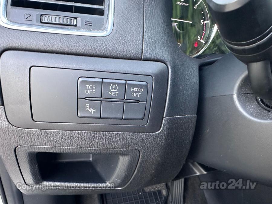 White Mazda CX-5 2015 in Tallinn, with an engine capacity of 2.20 L and mileage of 155 thousand km for 11900 €, photo 11 on AUTOMOTO.COM.LV