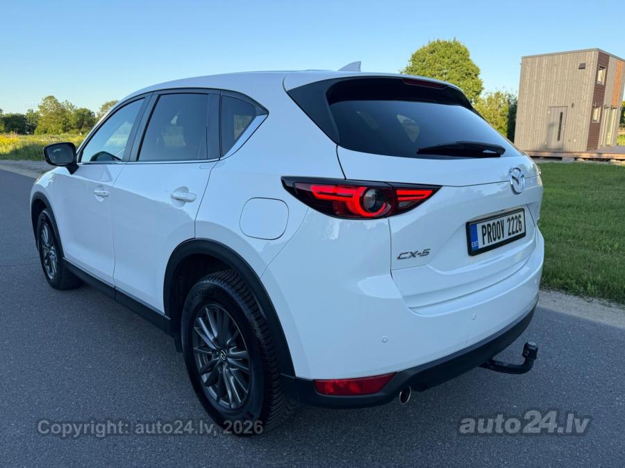 White Mazda CX-5 2019 in Tallinn, with an engine capacity of 2.20 L and mileage of 218 thousand km for 13490 €, photo 4 on AUTOMOTO.COM.LV