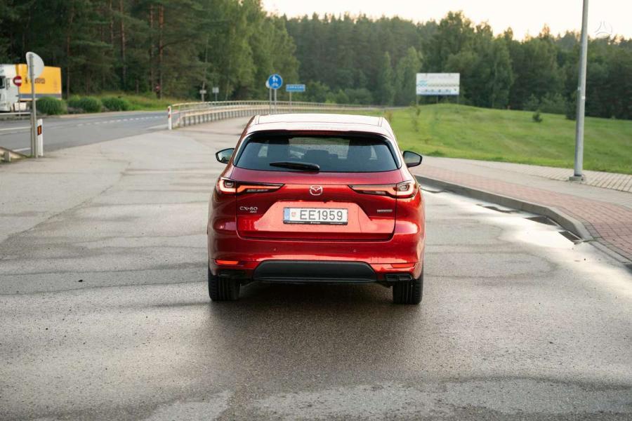 Sarkans Mazda CX-60 2026 Zarasai, ar dzinēja tilpumu 2.49 L un nobraukumu 16 tūkst. km par 44500 €, foto 7 vietnē AUTOMOTO.COM.LV