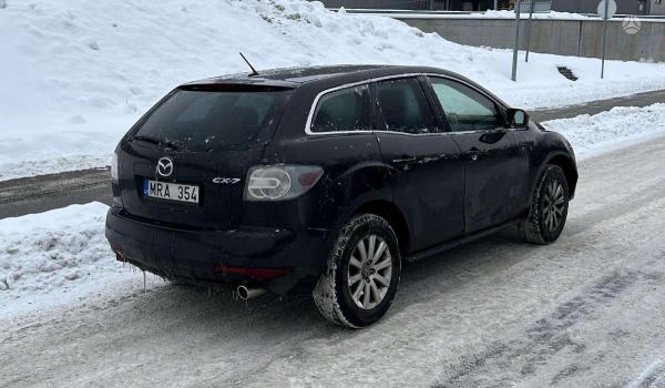 Melns Mazda CX-7 2010 Viļņa, ar dzinēja tilpumu 2.49 L un nobraukumu 135 tūkst. km par 1500 €, foto 4 vietnē AUTOMOTO.COM.LV
