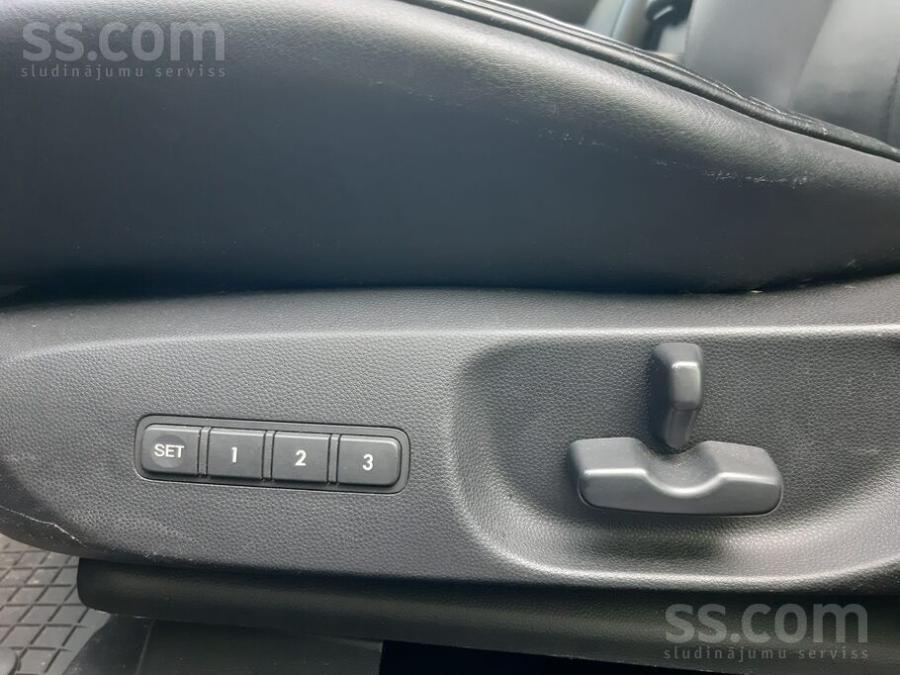 Black Mazda CX-7 2010 in Daugavpils, with an engine capacity of 2.20 L and mileage of 0 thousand km for 6850 €, photo 14 on AUTOMOTO.COM.LV