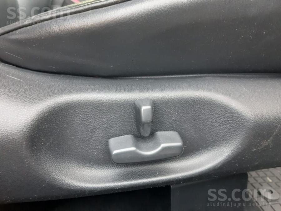 Black Mazda CX-7 2010 in Daugavpils, with an engine capacity of 2.20 L and mileage of 0 thousand km for 6850 €, photo 31 on AUTOMOTO.COM.LV