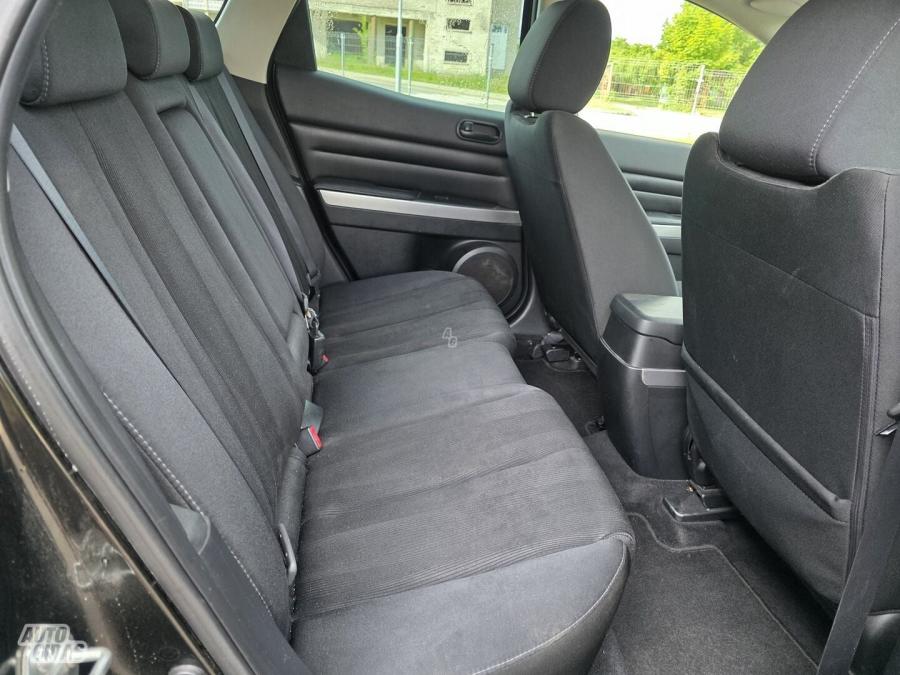 Black Mazda CX-7 2010 in Kretinga, with an engine capacity of 2.20 L and mileage of 266 thousand km for 3100 €, photo 16 on AUTOMOTO.COM.LV