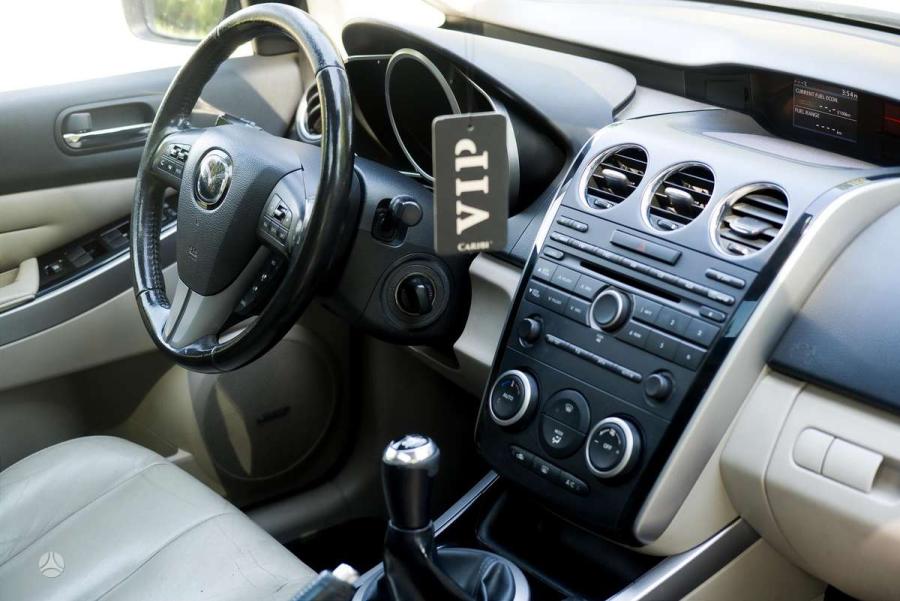 Black Mazda CX-7 2010 in Kaunas, with an engine capacity of 2.18 L and mileage of 380 thousand km for 2500 €, photo 6 on AUTOMOTO.COM.LV