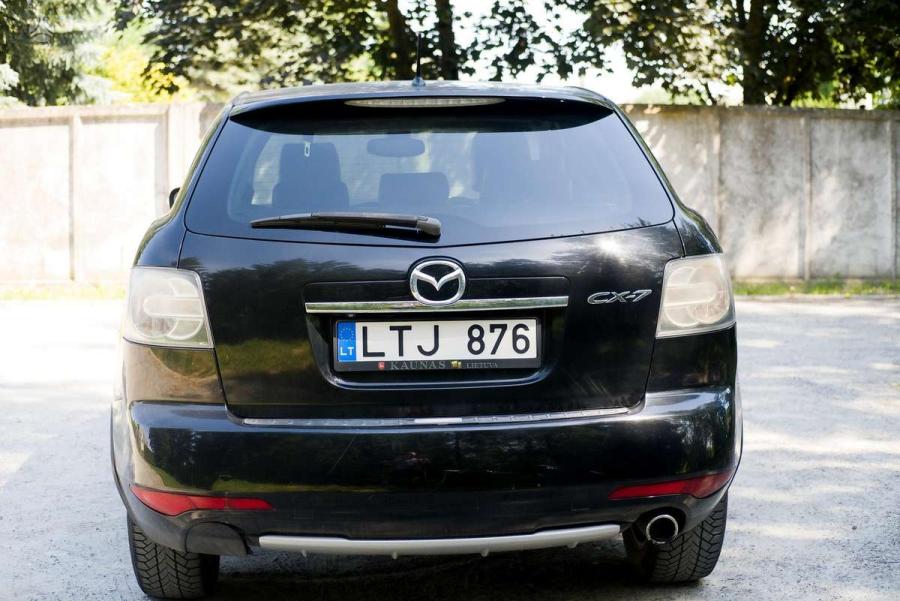 Black Mazda CX-7 2010 in Kaunas, with an engine capacity of 2.18 L and mileage of 380 thousand km for 2500 €, photo 7 on AUTOMOTO.COM.LV