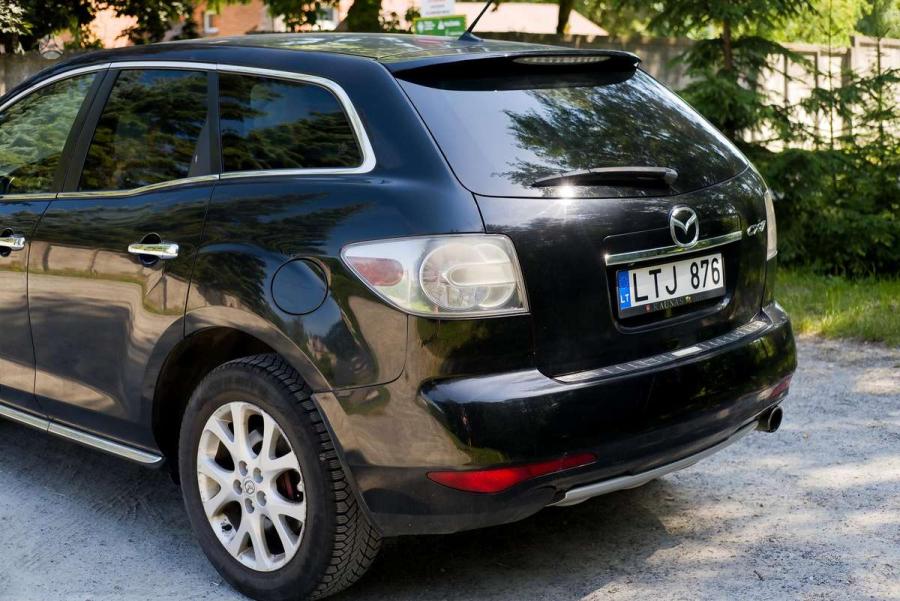 Black Mazda CX-7 2010 in Kaunas, with an engine capacity of 2.18 L and mileage of 380 thousand km for 2500 €, photo 8 on AUTOMOTO.COM.LV