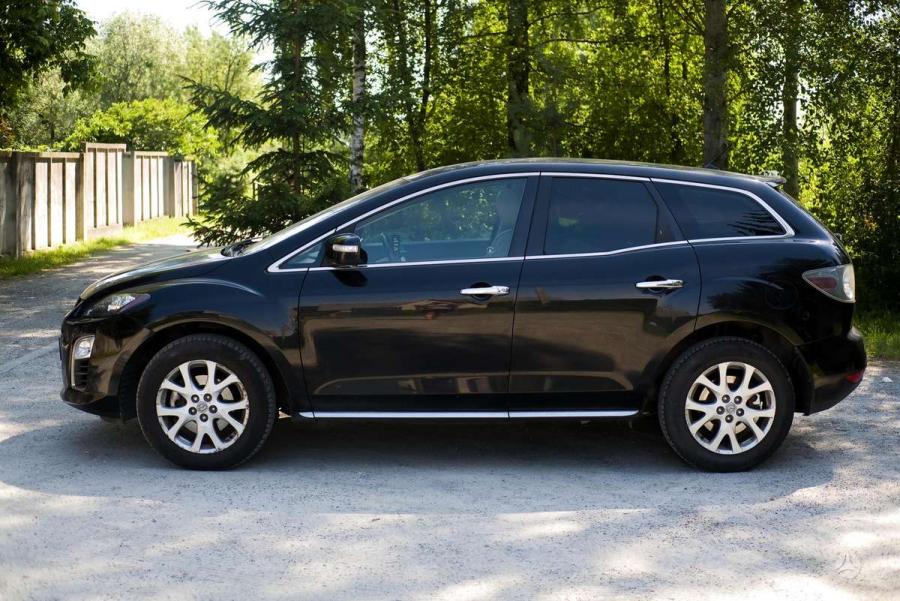 Black Mazda CX-7 2010 in Kaunas, with an engine capacity of 2.18 L and mileage of 380 thousand km for 2500 €, photo 9 on AUTOMOTO.COM.LV