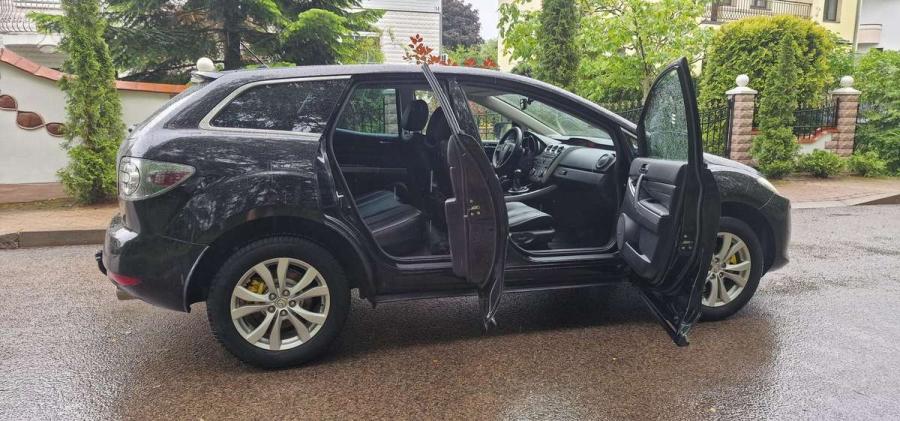 Black Mazda CX-7 2010 in Vilnius, with an engine capacity of 2.20 L and mileage of 0 thousand km for 2999 €, photo 7 on AUTOMOTO.COM.LV