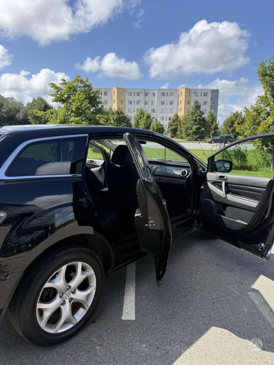 Melns Mazda CX-7 2010 Klaipėda, ar dzinēja tilpumu 2.18 L un nobraukumu 373 tūkst. km par 2700 €, foto 9 vietnē AUTOMOTO.COM.LV