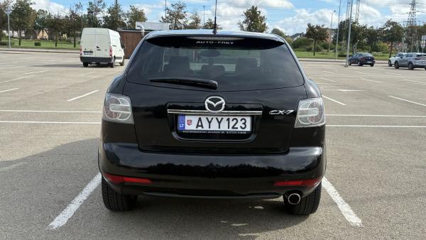 Black Mazda CX-7 2010 in Siauliai, with an engine capacity of 2.20 L and mileage of 214 thousand km for 3450 €, photo 9 on AUTOMOTO.COM.LV