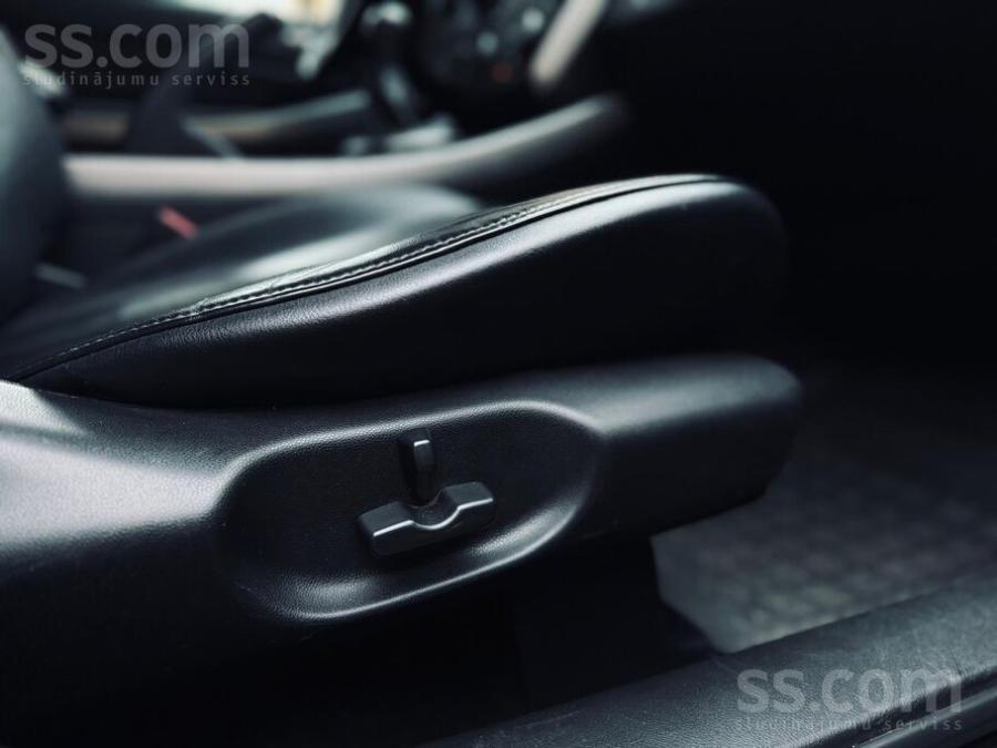 Black Mazda CX-7 2011 in Cesis, with an engine capacity of 2.20 L and mileage of 0 thousand km for 5600 €, photo 14 on AUTOMOTO.COM.LV
