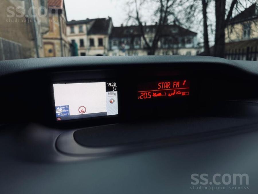 Black Mazda CX-7 2011 in Cesis, with an engine capacity of 2.20 L and mileage of 0 thousand km for 5600 €, photo 19 on AUTOMOTO.COM.LV
