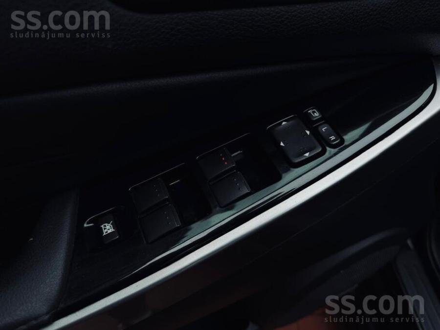 Black Mazda CX-7 2011 in Cesis, with an engine capacity of 2.20 L and mileage of 0 thousand km for 5600 €, photo 23 on AUTOMOTO.COM.LV