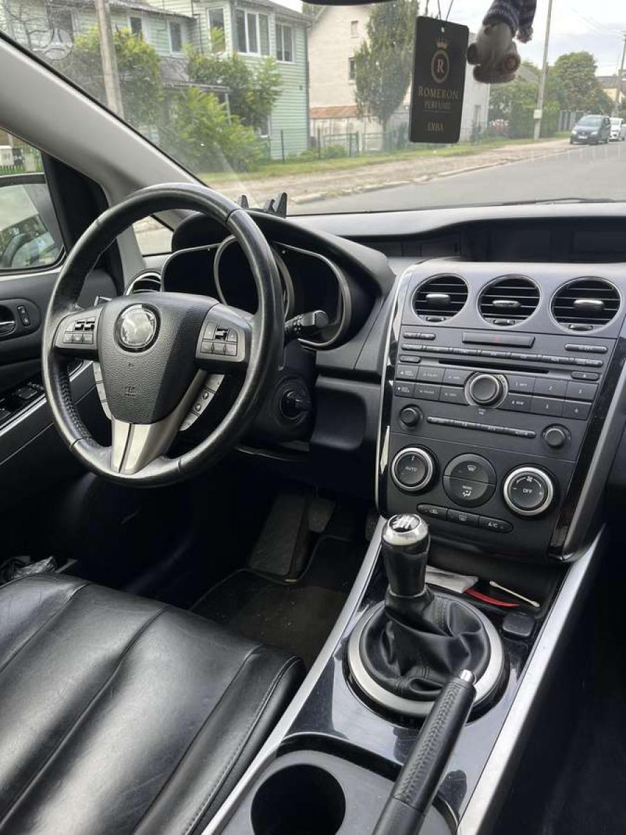Black Mazda CX-7 2011 in Panevezys, with an engine capacity of 2.18 L and mileage of 200 thousand km for 2500 €, photo 5 on AUTOMOTO.COM.LV