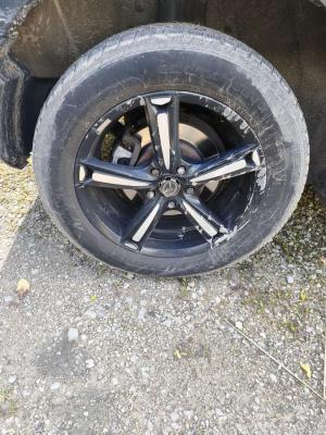 Black Mazda CX-7 2008 in Panevezys, with an engine capacity of 2.30 L and mileage of 210 thousand km for 950 €, photo 19 on AUTOMOTO.COM.LV