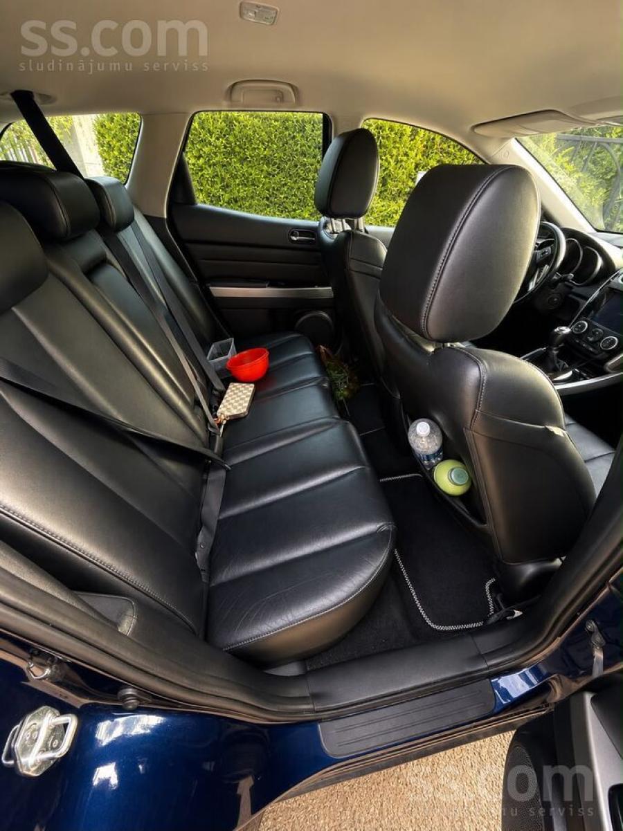 Blue Mazda CX-7 2011 in Rezekne, with an engine capacity of 2.20 L and mileage of 267 thousand km for 5299 €, photo 6 on AUTOMOTO.COM.LV