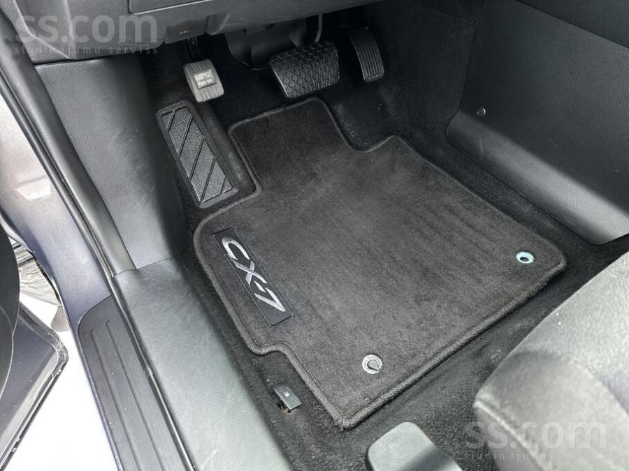 Pelēks Mazda CX-7 2008 Rīga, ar dzinēja tilpumu 2.30 L un nobraukumu 253 tūkst. km par 2500 €, foto 25 vietnē AUTOMOTO.COM.LV