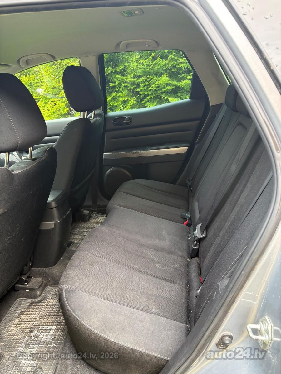 Pelēks Mazda CX-7 2010 Tallina, ar dzinēja tilpumu 2.20 L un nobraukumu 278 tūkst. km par 3200 €, foto 6 vietnē AUTOMOTO.COM.LV