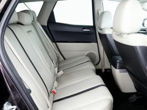 Red Mazda CX-7 2008 in Tallinn, with an engine capacity of 2.30 L and mileage of 179 thousand km for 2499 €, photo 8 on AUTOMOTO.COM.LV