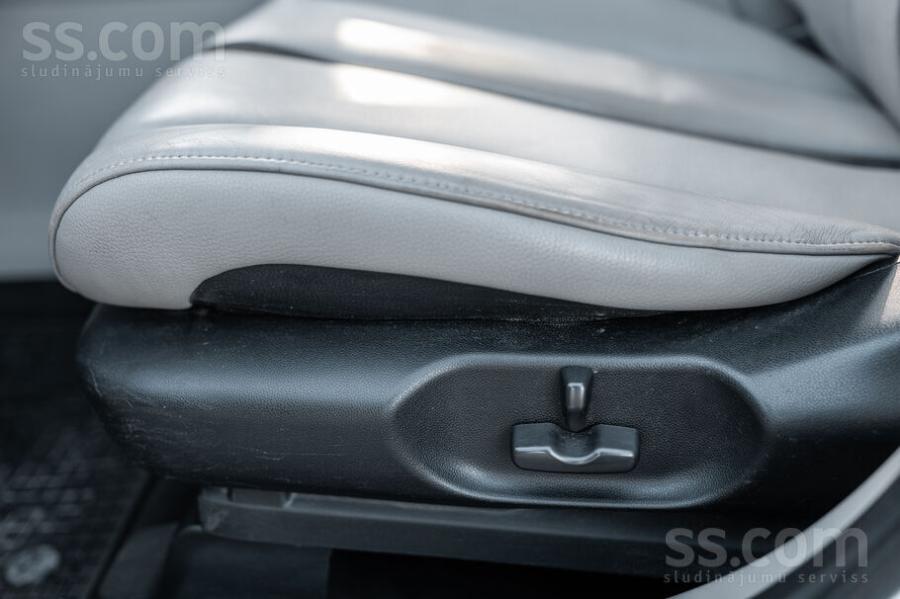 Balts Mazda CX-7 2008 Rīga, ar dzinēja tilpumu 2.20 L un nobraukumu 184 tūkst. km par 3700 €, foto 19 vietnē AUTOMOTO.COM.LV