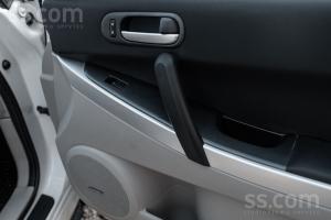 Balts Mazda CX-7 2008 Rīga, ar dzinēja tilpumu 2.20 L un nobraukumu 184 tūkst. km par 3700 €, foto 21 vietnē AUTOMOTO.COM.LV