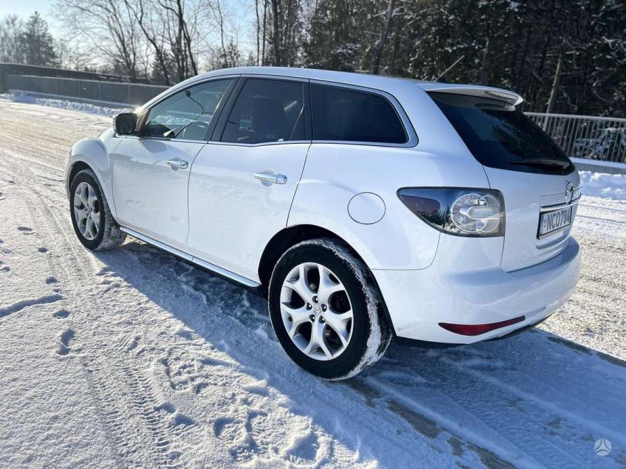 White Mazda CX-7 2010 in Vilnius, with an engine capacity of 2.43 L and mileage of 182 thousand km for 4800 €, photo 6 on AUTOMOTO.COM.LV