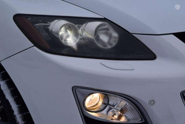 White Mazda CX-7 2010 in Vilnius, with an engine capacity of 2.18 L and mileage of 250 thousand km for 5650 €, photo 4 on AUTOMOTO.COM.LV