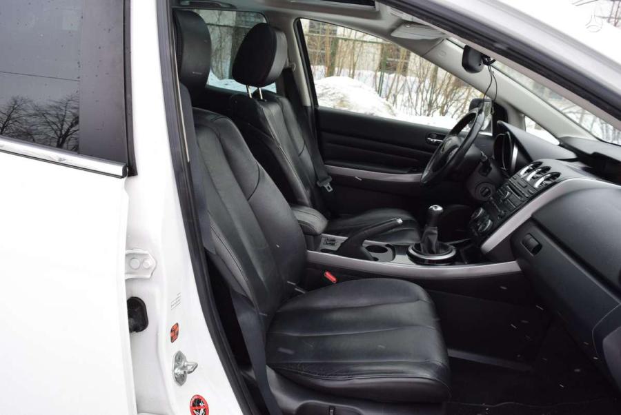 White Mazda CX-7 2010 in Vilnius, with an engine capacity of 2.18 L and mileage of 250 thousand km for 5650 €, photo 10 on AUTOMOTO.COM.LV