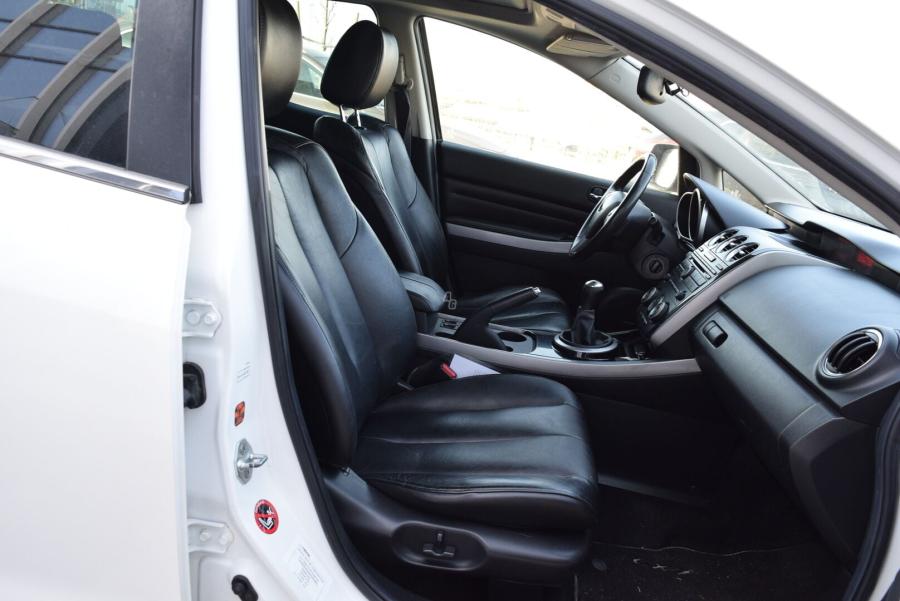 White Mazda CX-7 2010 in Vilnius, with an engine capacity of 2.20 L and mileage of 237 thousand km for 5650 €, photo 11 on AUTOMOTO.COM.LV