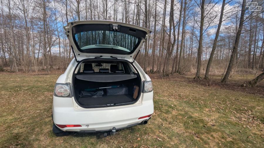 White Mazda CX-7 2011 in Marijampole, with an engine capacity of 2.20 L and mileage of 299 thousand km for 3400 €, photo 5 on AUTOMOTO.COM.LV