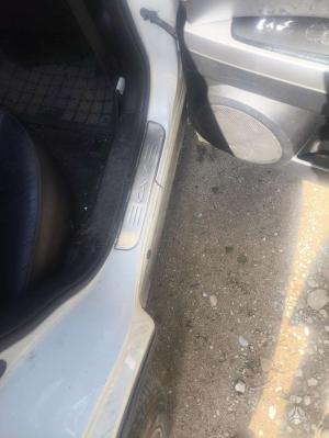 White Mazda CX-7 2011 in Kretinga, with an engine capacity of 2.18 L and mileage of 273 thousand km for 4300 €, photo 12 on AUTOMOTO.COM.LV