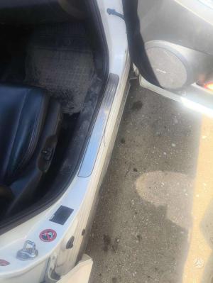 White Mazda CX-7 2011 in Kretinga, with an engine capacity of 2.18 L and mileage of 273 thousand km for 4300 €, photo 13 on AUTOMOTO.COM.LV