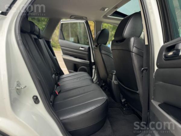 White Mazda CX-7 2011 in Jurmala, with an engine capacity of 2.20 L and mileage of 224 thousand km for 4990 €, photo 9 on AUTOMOTO.COM.LV