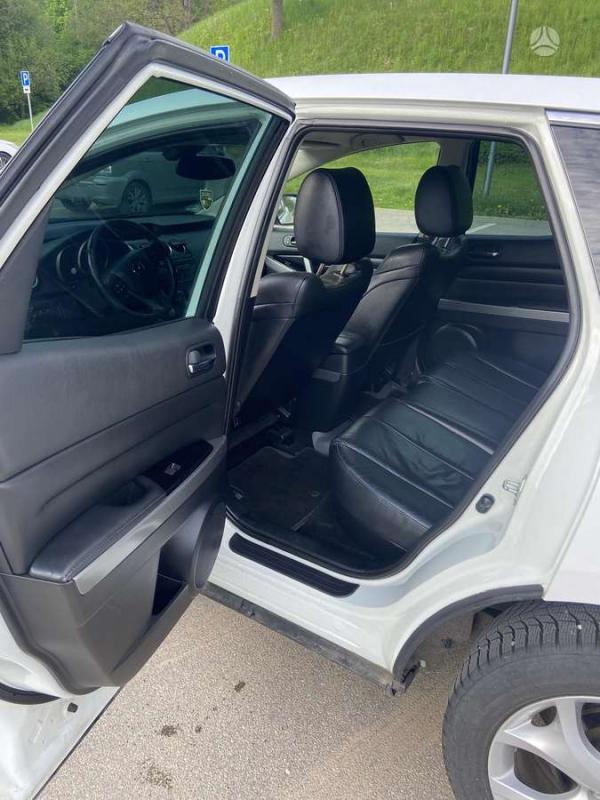 White Mazda CX-7 2012 in Alytus, with an engine capacity of 2.18 L and mileage of 210 thousand km for 4200 €, photo 9 on AUTOMOTO.COM.LV