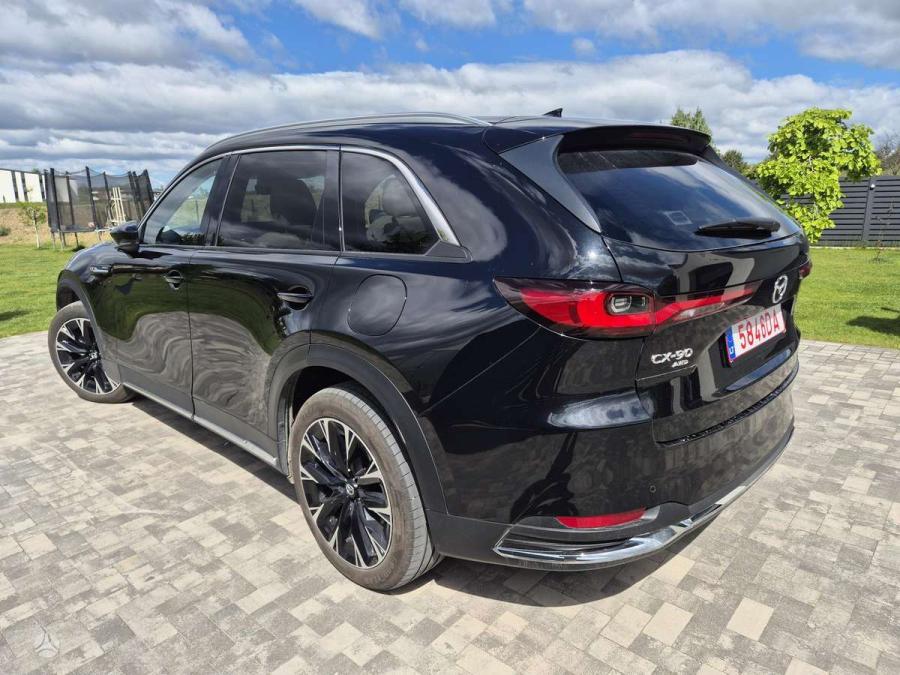 Black Mazda CX-90 2024 in Vilnius, with an engine capacity of 2.49 L and mileage of 20 thousand km for 46000 €, photo 4 on AUTOMOTO.COM.LV