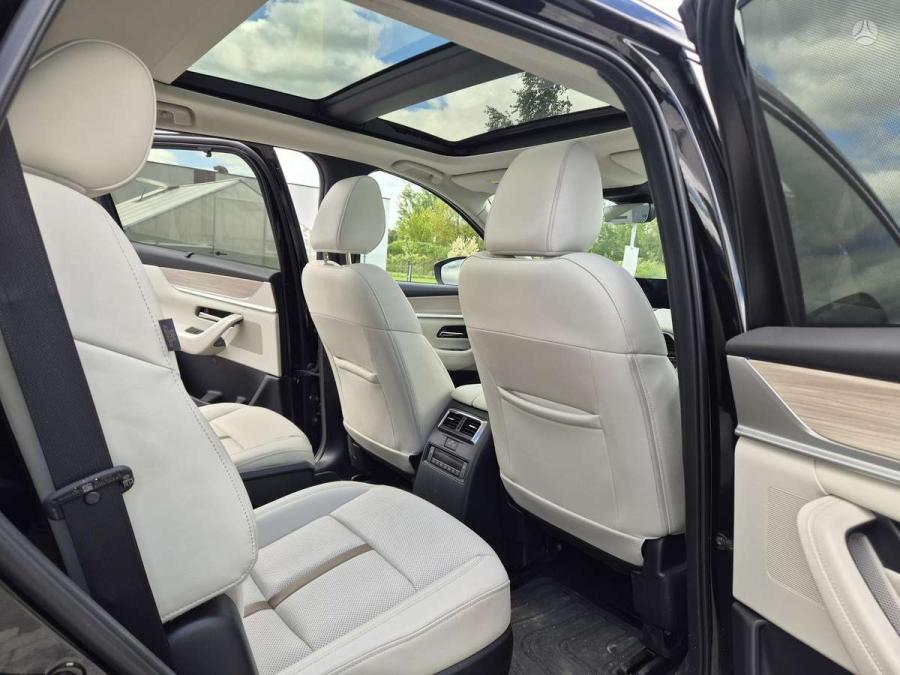 Black Mazda CX-90 2024 in Vilnius, with an engine capacity of 2.49 L and mileage of 20 thousand km for 46000 €, photo 15 on AUTOMOTO.COM.LV