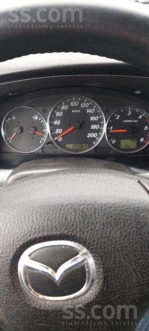 Black Mazda MPV 2004 in Riga, with an engine capacity of 2.00 L and mileage of 294 thousand km for 550 €, photo 5 on AUTOMOTO.COM.LV