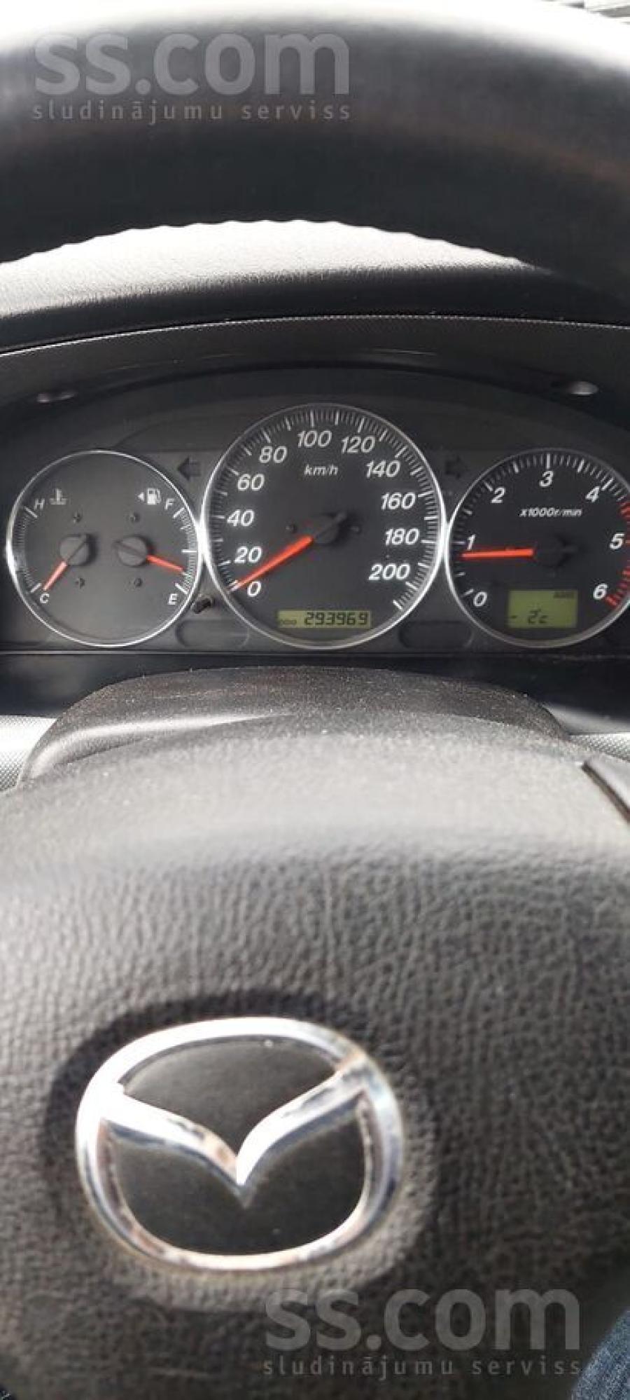 Black Mazda MPV 2004 in Riga, with an engine capacity of 2.00 L and mileage of 294 thousand km for 550 €, photo 5 on AUTOMOTO.COM.LV