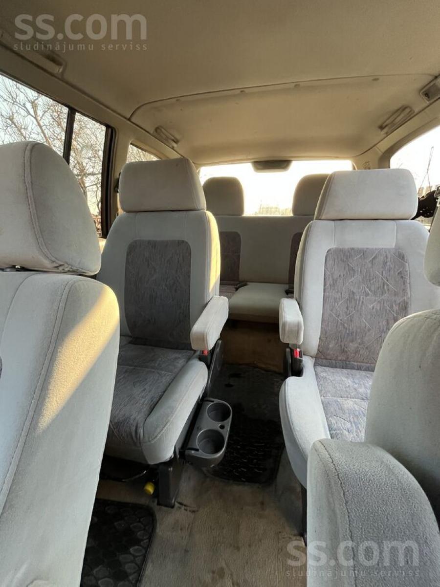Blue Mazda MPV 1999 in Tukums, with an engine capacity of 2.50 L and mileage of 325 thousand km for 1900 €, photo 8 on AUTOMOTO.COM.LV