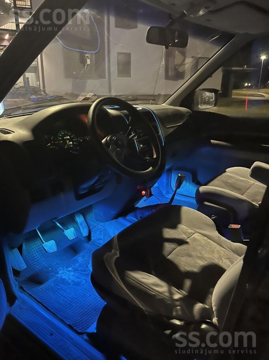 Blue Mazda MPV 1999 in Tukums, with an engine capacity of 2.50 L and mileage of 325 thousand km for 1900 €, photo 9 on AUTOMOTO.COM.LV