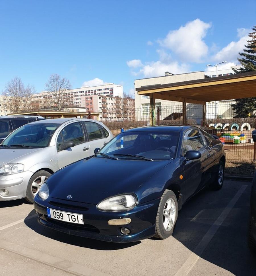Zils Mazda MX-3 1995 Tallina, ar dzinēja tilpumu 1.80 L un nobraukumu 262 tūkst. km par 1500 €, foto 3 vietnē AUTOMOTO.COM.LV
