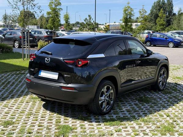 Melns Mazda MX-30 2022 Klaipėda, ar dzinēja tilpumu 0.00 L un nobraukumu 64 tūkst. km par 13600 €, foto 3 vietnē AUTOMOTO.COM.LV