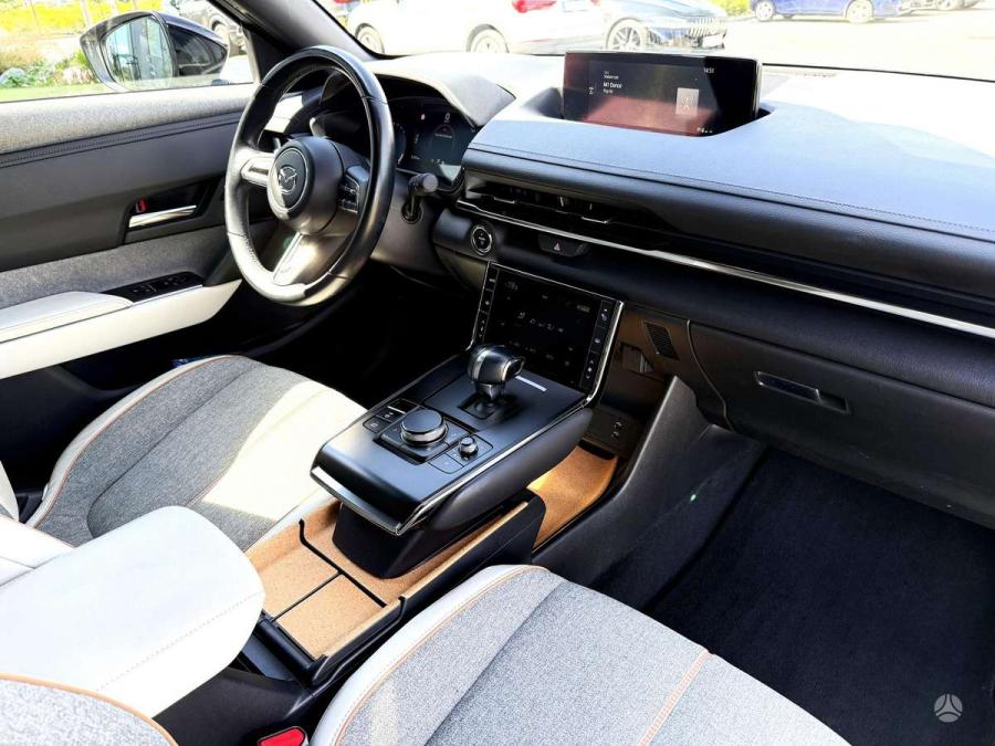 Melns Mazda MX-30 2022 Klaipėda, ar dzinēja tilpumu 0.00 L un nobraukumu 64 tūkst. km par 13600 €, foto 14 vietnē AUTOMOTO.COM.LV