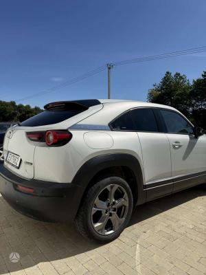 Pelēks Mazda MX-30 2021 Klaipėda, ar dzinēja tilpumu 0.00 L un nobraukumu 91 tūkst. km par 9900 €, foto 7 vietnē AUTOMOTO.COM.LV