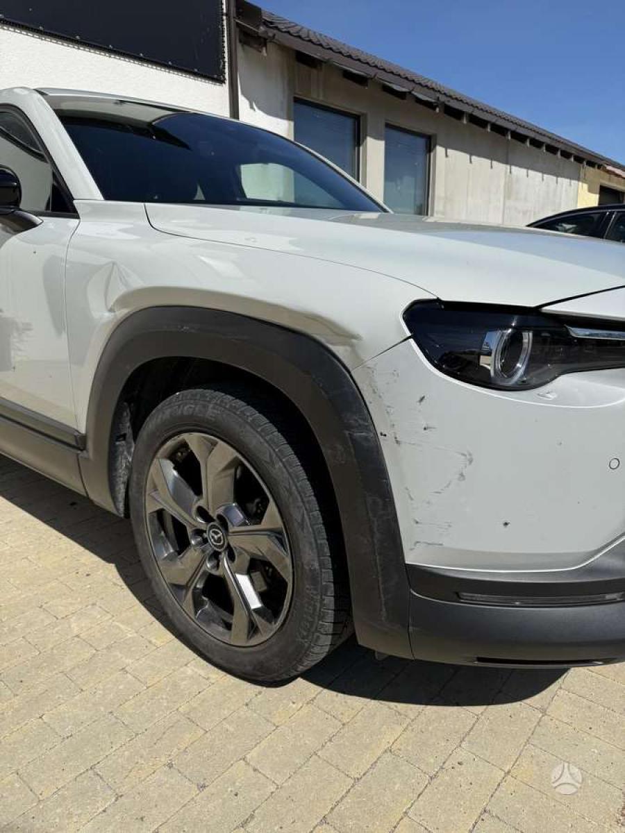 Pelēks Mazda MX-30 2021 Klaipėda, ar dzinēja tilpumu 0.00 L un nobraukumu 91 tūkst. km par 9900 €, foto 8 vietnē AUTOMOTO.COM.LV