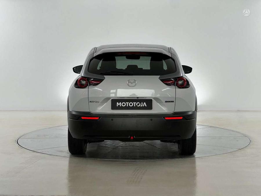 Pelēks Mazda MX-30 2022 Viļņa, ar dzinēja tilpumu 0.00 L un nobraukumu 60 tūkst. km par 14900 €, foto 5 vietnē AUTOMOTO.COM.LV