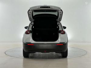 Pelēks Mazda MX-30 2022 Viļņa, ar dzinēja tilpumu 0.00 L un nobraukumu 60 tūkst. km par 14900 €, foto 11 vietnē AUTOMOTO.COM.LV