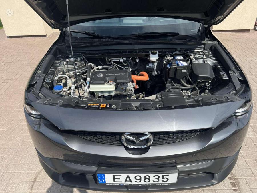 Grey Mazda MX-30 2020 in Siauliai, with an engine capacity of 0.00 L and mileage of 42 thousand km for 13500 €, photo 23 on AUTOMOTO.COM.LV